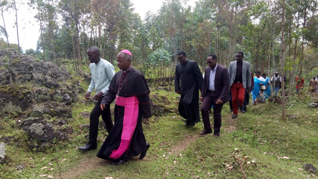 Gushyira ibuye ry’ifatizo ahazubakwa urugo n’ibikorwa by’Umuryango wa ...