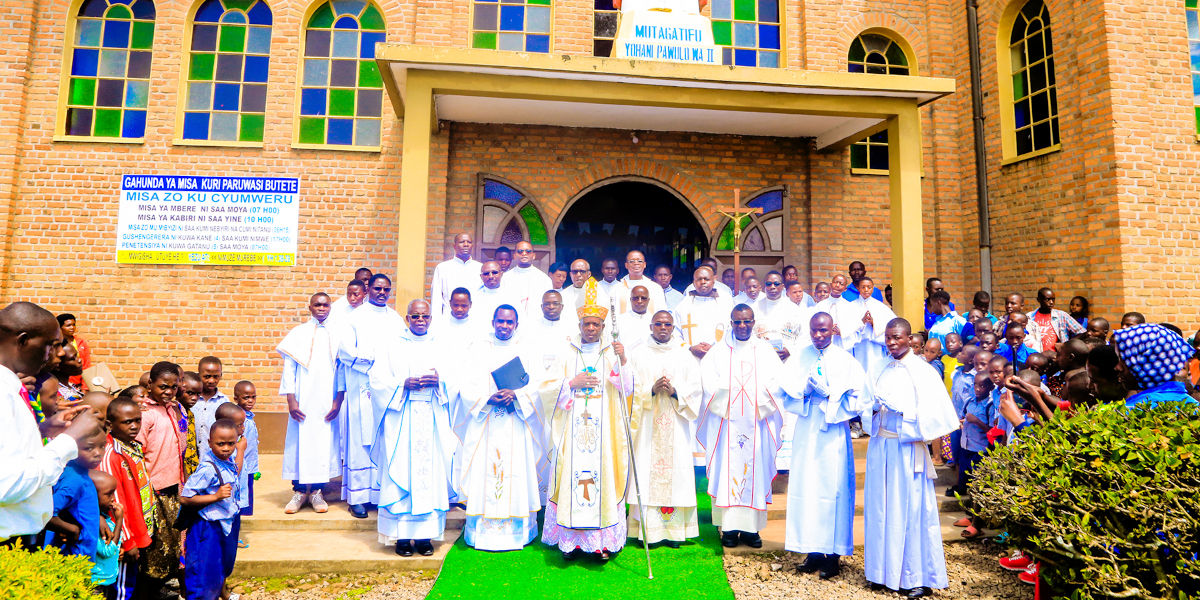 Paruwasi ya Butete yizihije isabukuru y’imyaka 10 imaze ishinzwe