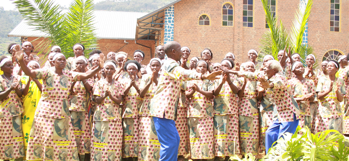 Muri Paruwasi Mwange bizihije umunsi mukuru w’asensiyo banahimbaza n ...