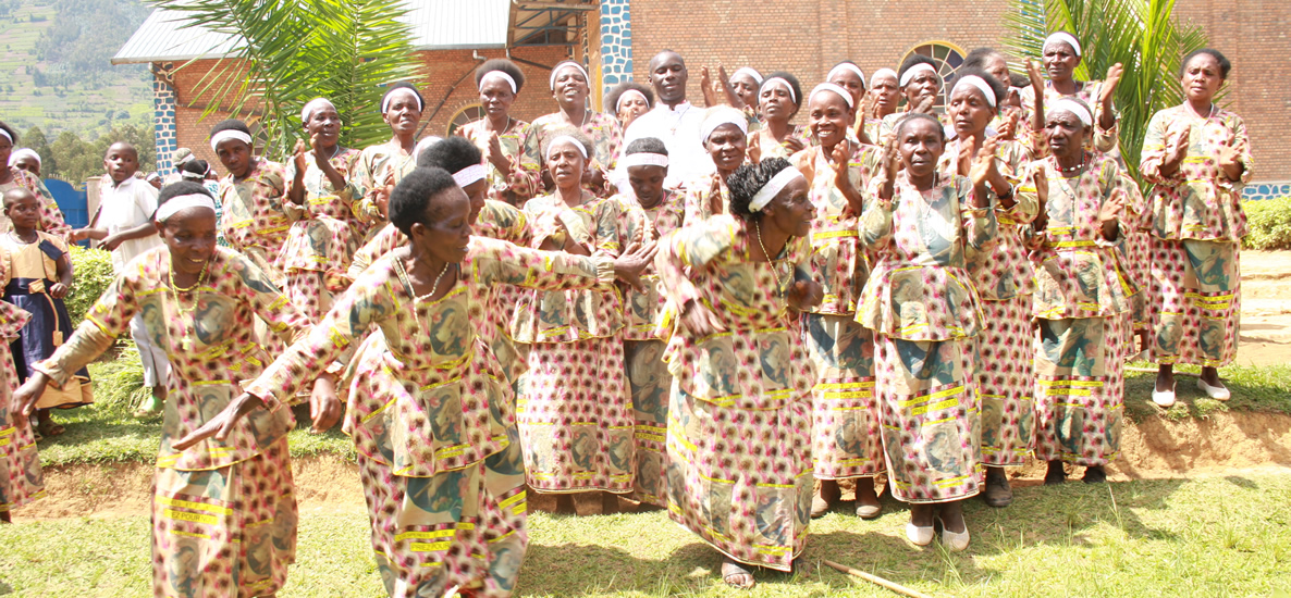 Muri Paruwasi Mwange bizihije umunsi mukuru w’asensiyo banahimbaza n ...