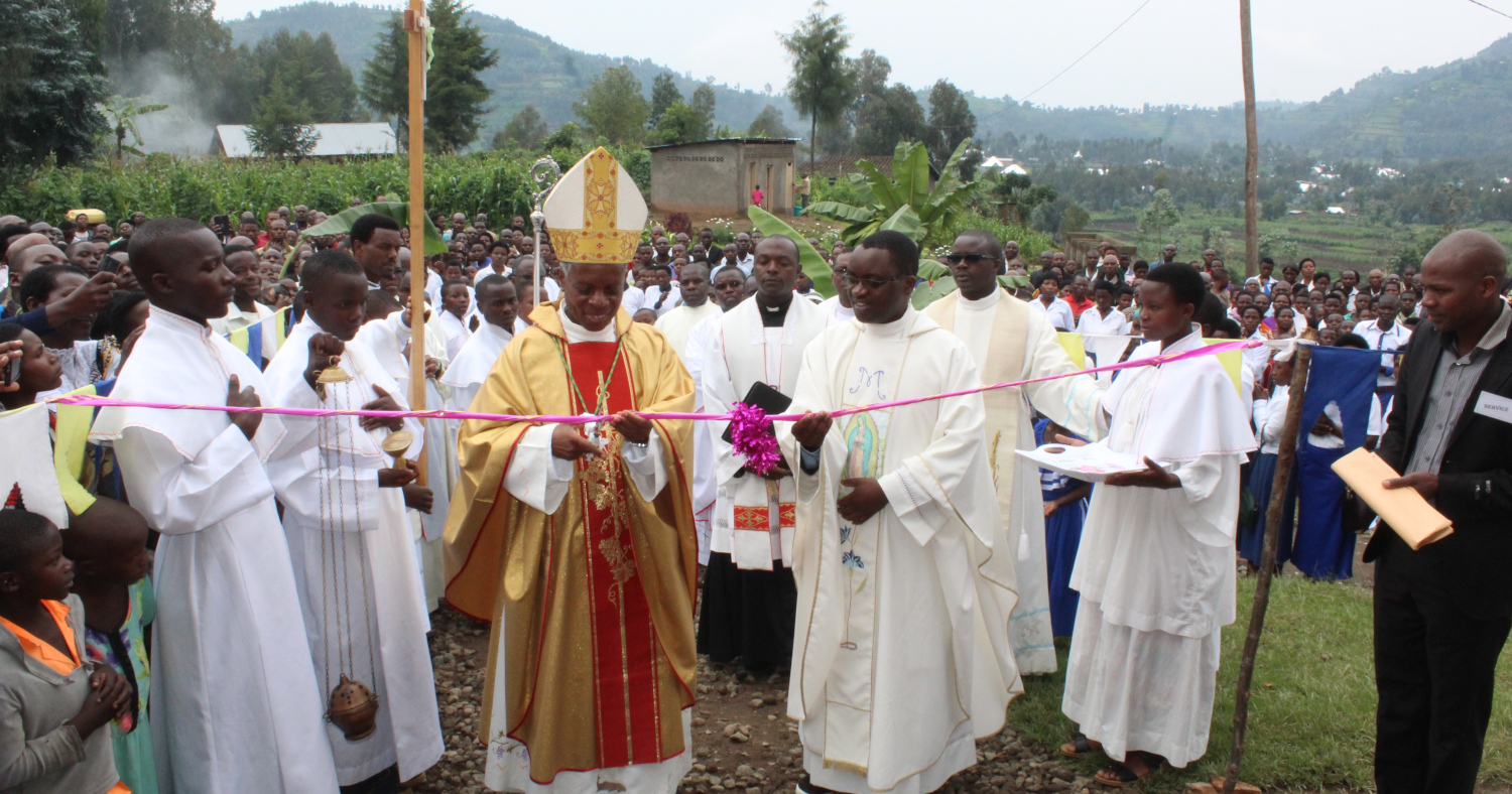 Paruwasi ya Busogo yungutse Santrali ya Mukingo na kiliziya yayo ihabwa ...