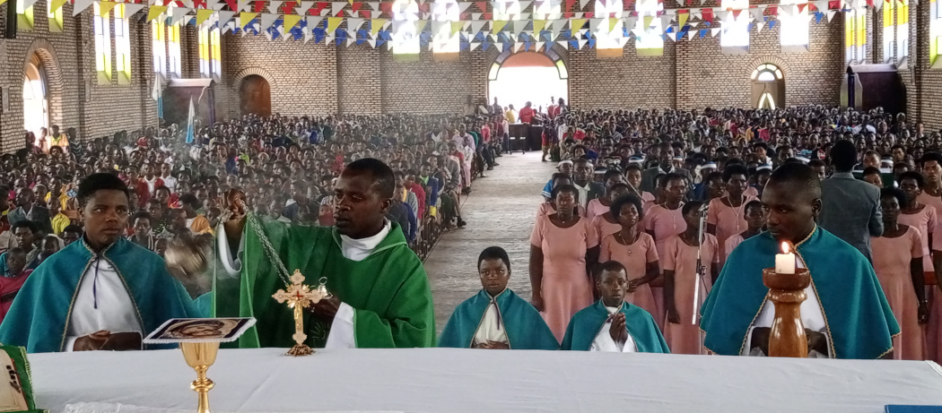 Abakristu ba Paruwasi ya Kanaba bahimbaje Isabukuru y’imyaka ibiri ...